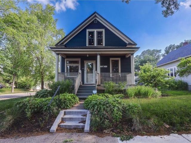 1162 Thomas Ave, Saint Paul, MN 55104