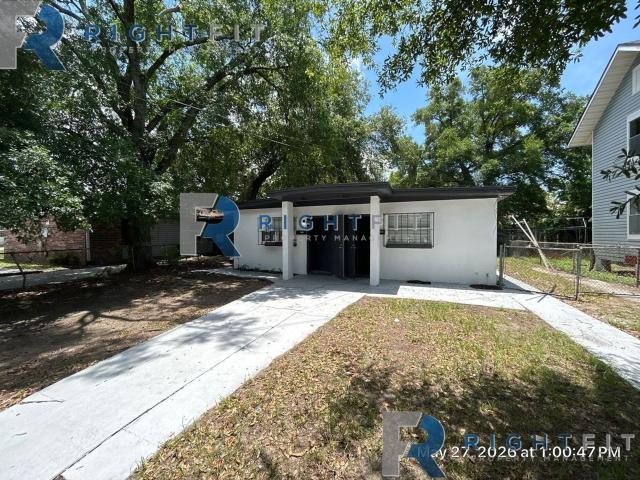 1162 1164 E. 16th Street