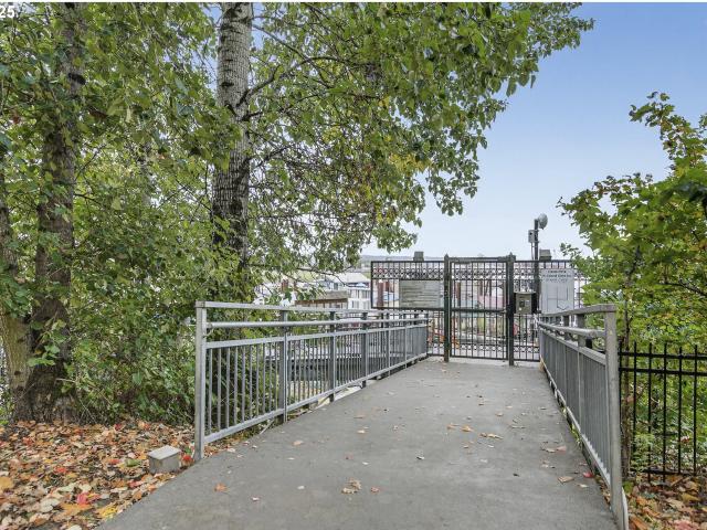11630 N Island Cove Ln, Portland, OR 97217 | MLS #395676