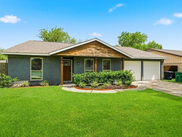 11630 Sandstone St, Houston, TX 77072
