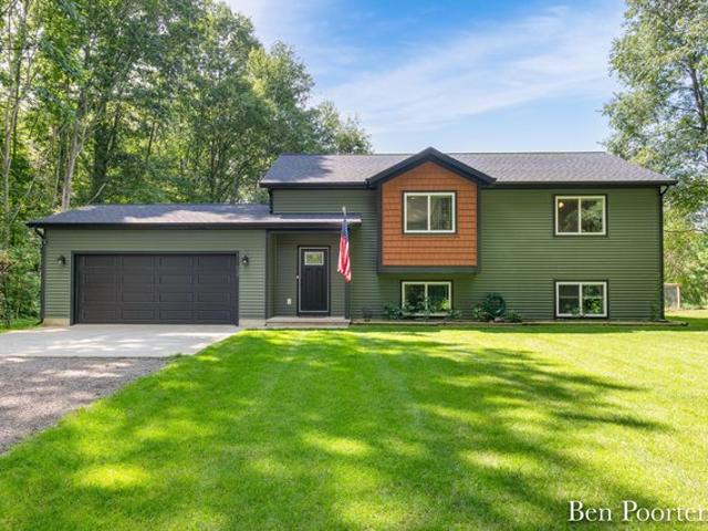 11637 Crimson Creek Dr, Gowen, MI 49326