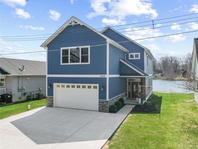 11634 Island Ct, Hartland Township, MI 48353