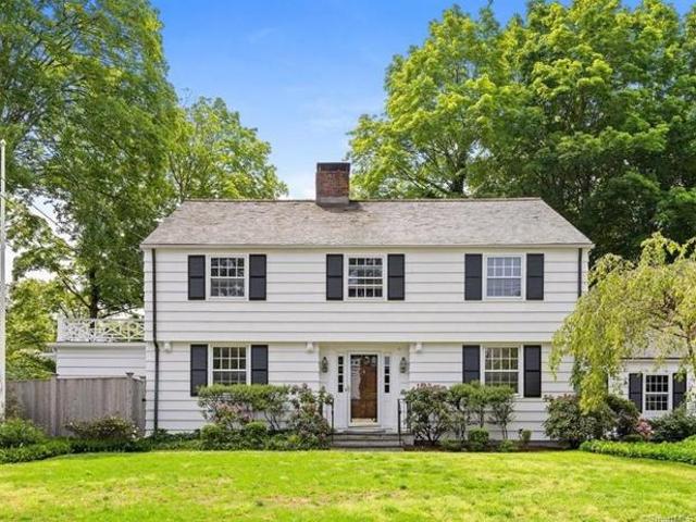 1163 Unquowa Rd, Fairfield, CT 06824