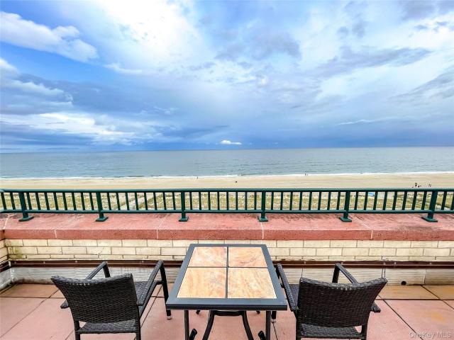 116 12 Ocean Promenade, Unit 3N | Compass