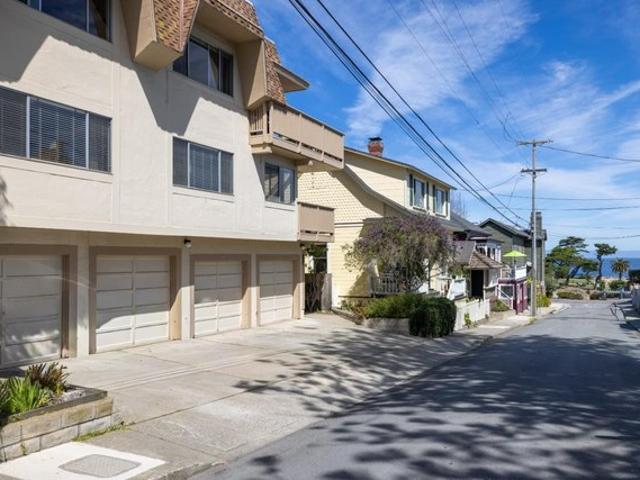 116 16th St, Pacific Grove, CA 93950