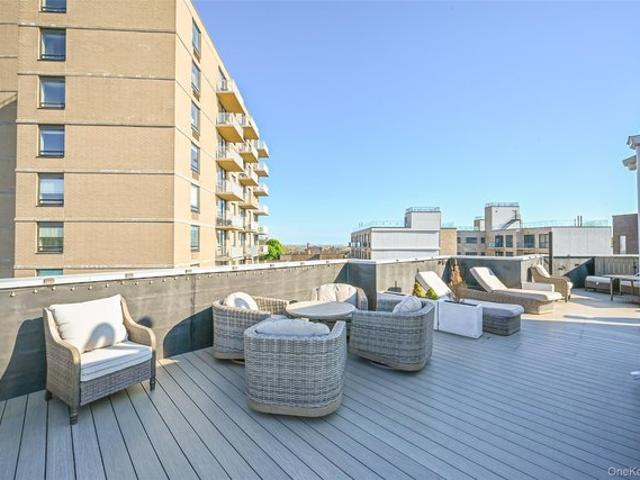 116 17 Grosvenor Ln, Kew Gardens, NY 11415
