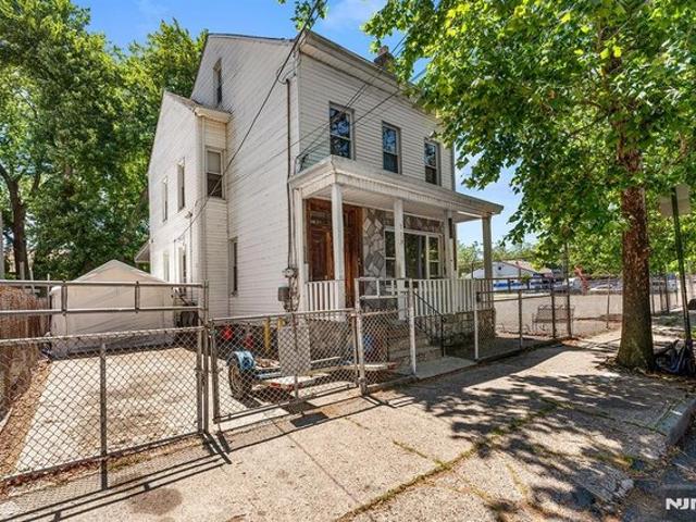 116 1 st, Paterson, NJ 07522