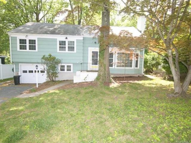 116 Corbin Rd, Hamden, CT 06517