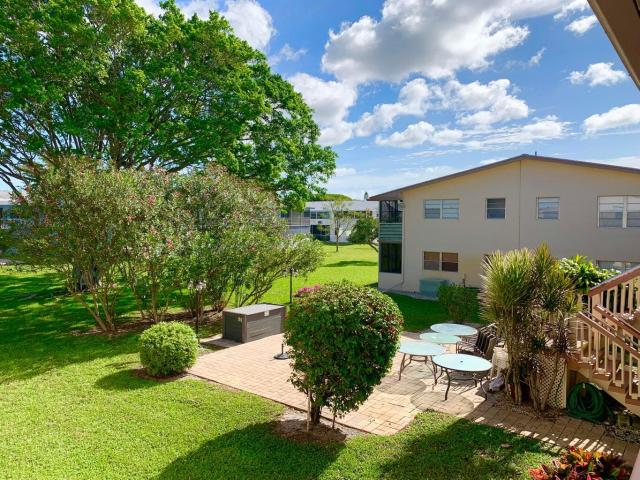 116 Canterbury E, West Palm Beach, FL 33417 | MLS #R11145