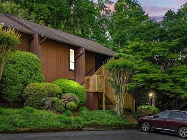 116 Cedar Lake Trl, Winston Salem, NC 27104