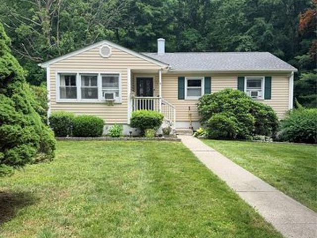 116 Chestnut Ridge Rd, Mahopac, NY 10541