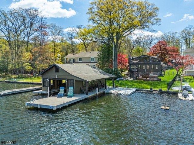 116 Chincopee Rd, Jefferson Township, NJ 07849