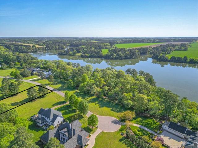 116 Creekside Ln