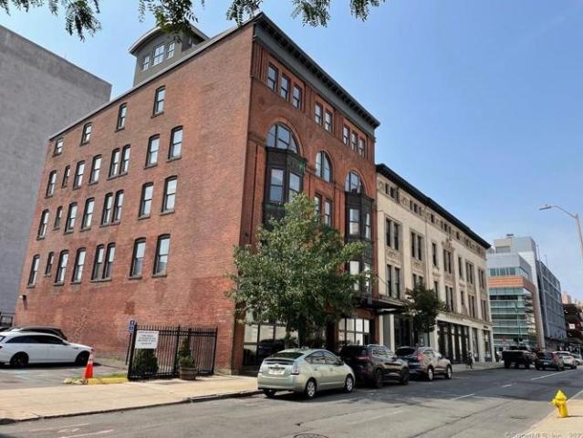 116 Crown St #2B New Haven, CT 06511 in New Haven, Connecticut
