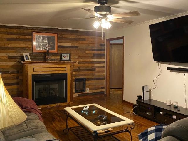 116 Curtis Ln