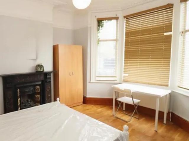 116 Albacore Crescent, London, SE6 4JW, United Kingdom | Room for rent #154573045 | Rentberry