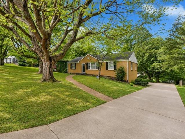 116 Allenwood Dr, Clarksville, TN 37043