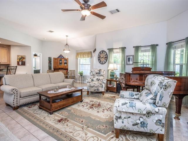 116 Ashlyn Ct, Whitesboro, TX 76273 | MLS #21228
