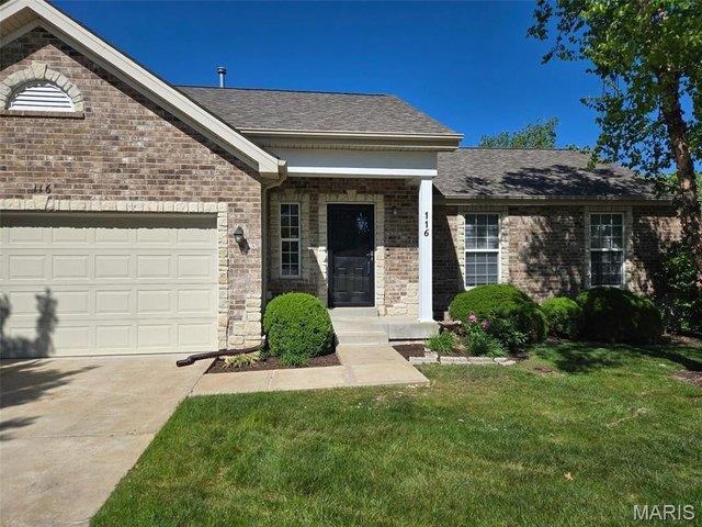 116 Baxter Commons Dr, Manchester, MO 63011