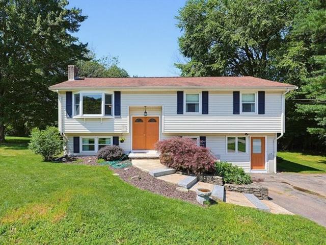 116 Bayberry Rd, North Attleboro, MA 02760