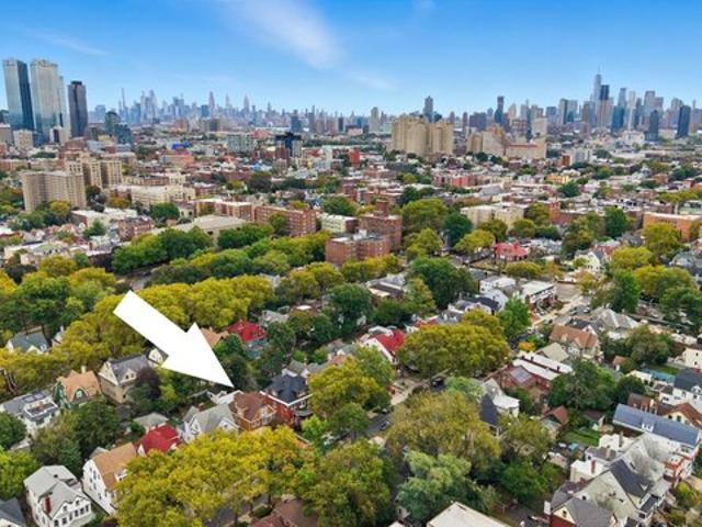 116 Bentley Ave, Jersey City, NJ 07304