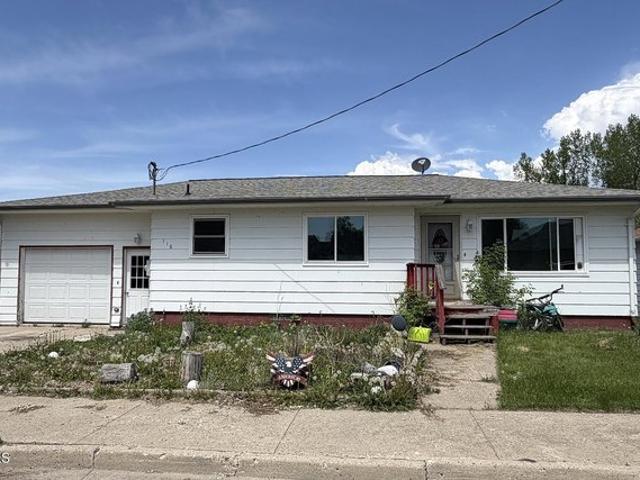 116 Birch St W, Gackle, ND 58442