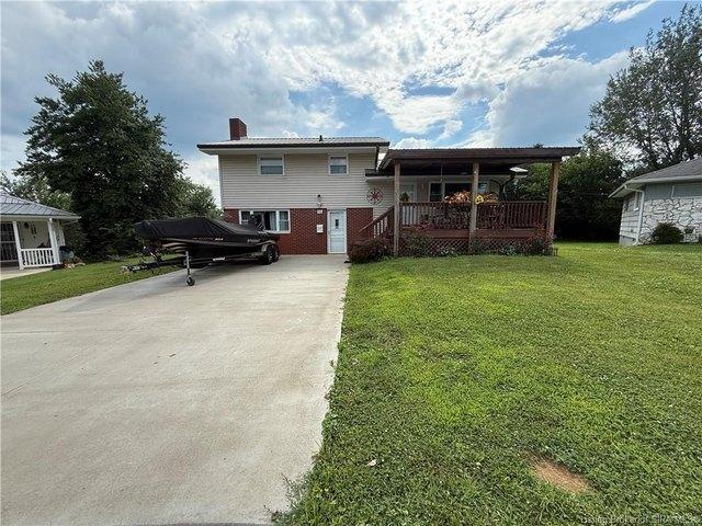116 Bruce St, Salem, IN 47167