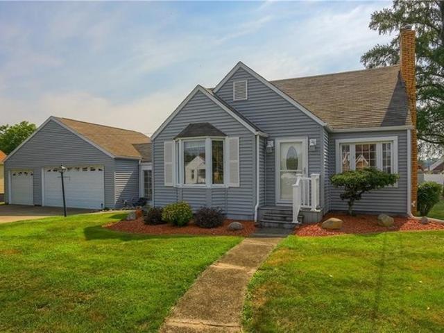 116 Golf Ave, Ellwood City, PA 16117