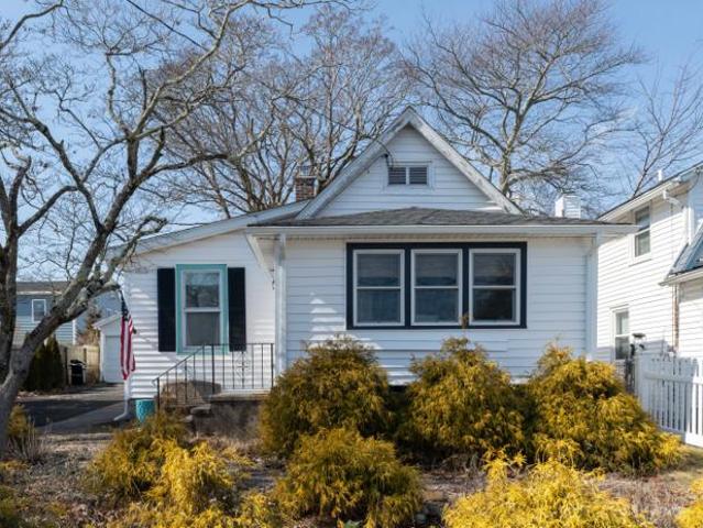 116 George St, East Haven, CT 06512