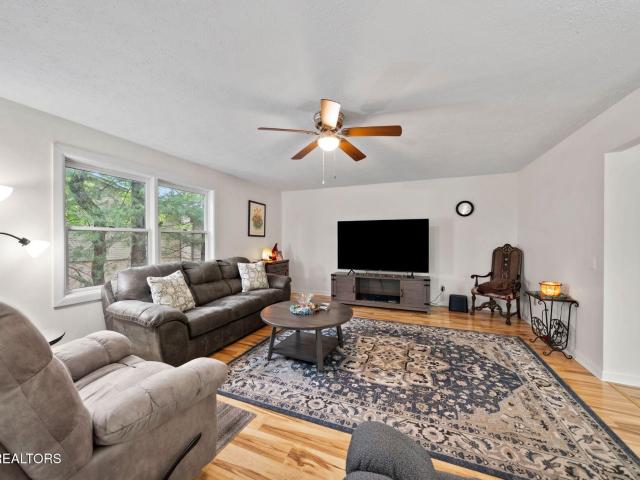 116 Greenwood Rd