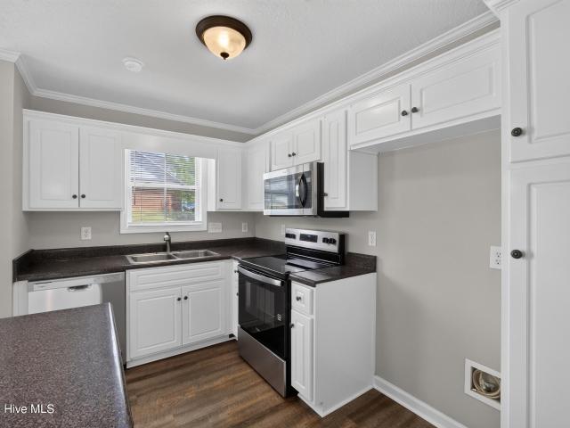 116 Grove Landing Court
