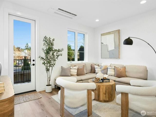 116 E 2nd Street S # E