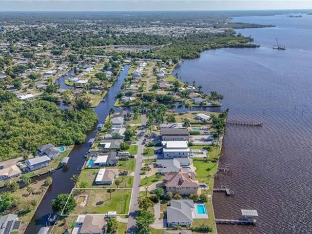 116 E North Shore Ave, North Fort Myers, FL 33917