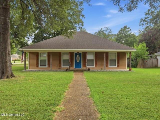 116 Eastwood Cir, Florence, MS 39073