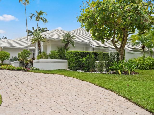 116 Echo Dr, Jupiter, FL 33458 | MLS #B26014 | Compass