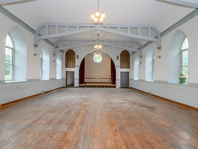 116 Kettle Moraine S Dr