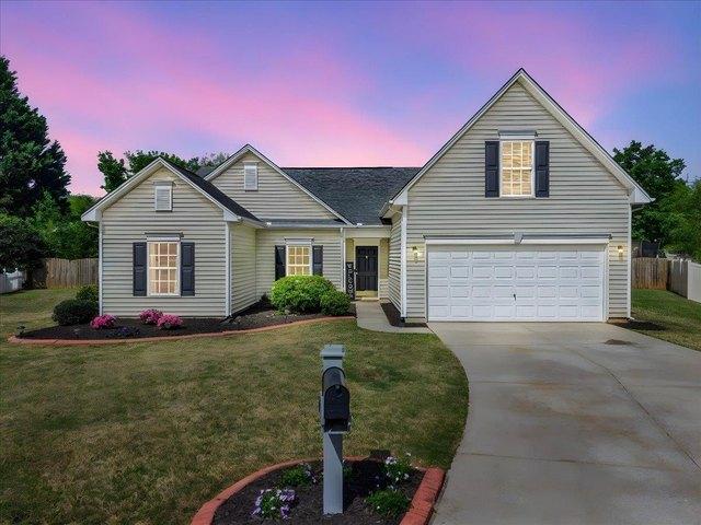 116 Holly Ridge Ct, Greer, SC 29651