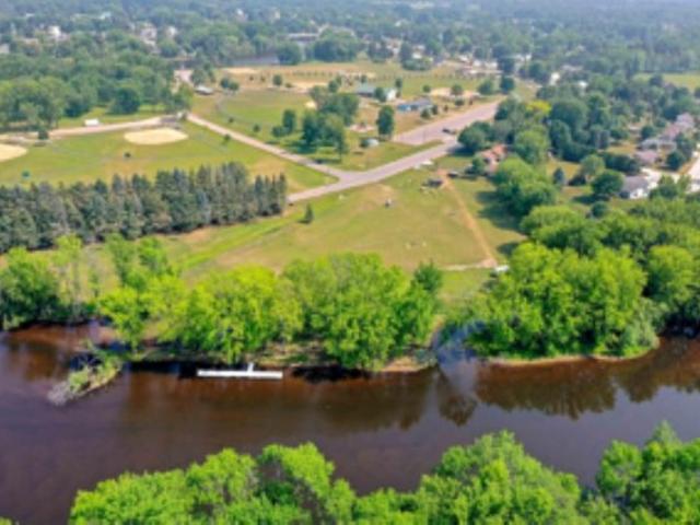 116 Holtwood Way Unit 1 2, Oconto, WI 54153