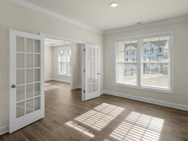 116 Harbor Hill Boulevard
