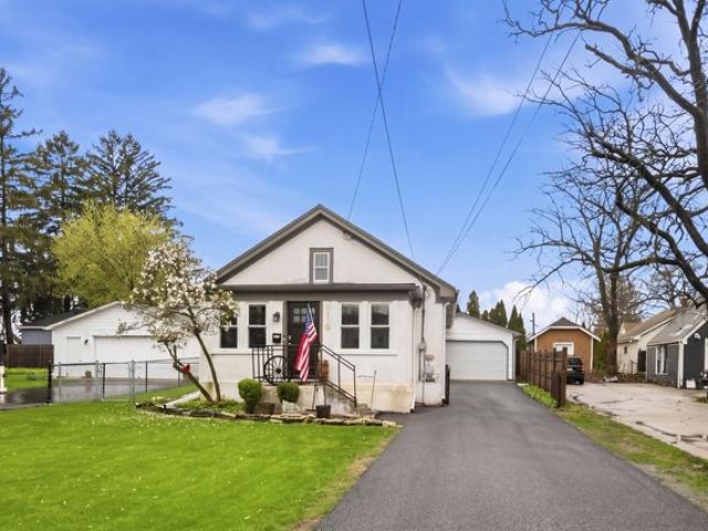 116 High St, Highwood, IL 60040