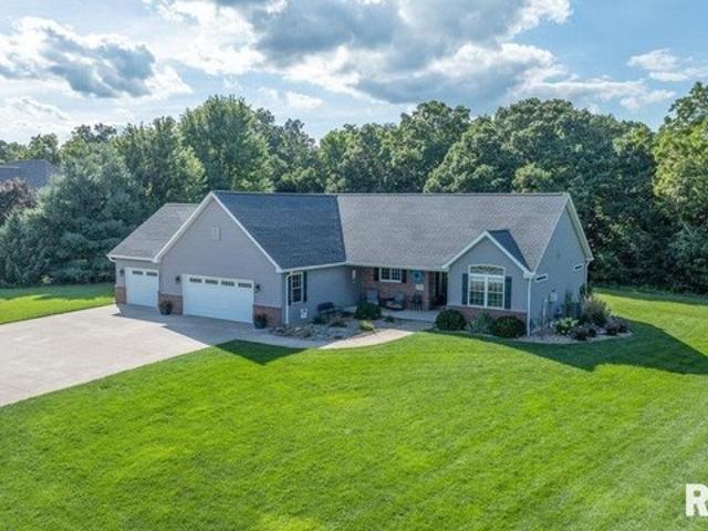 116 Oak Valley Dr, Goodfield, IL 61742
