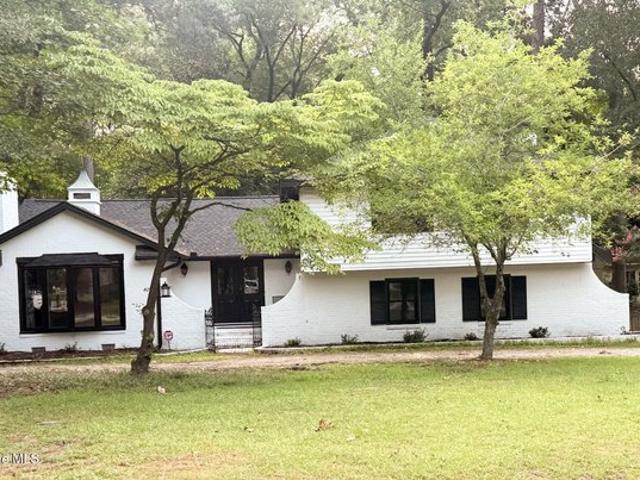 116 Oxford Rd, Greenville, NC 27858