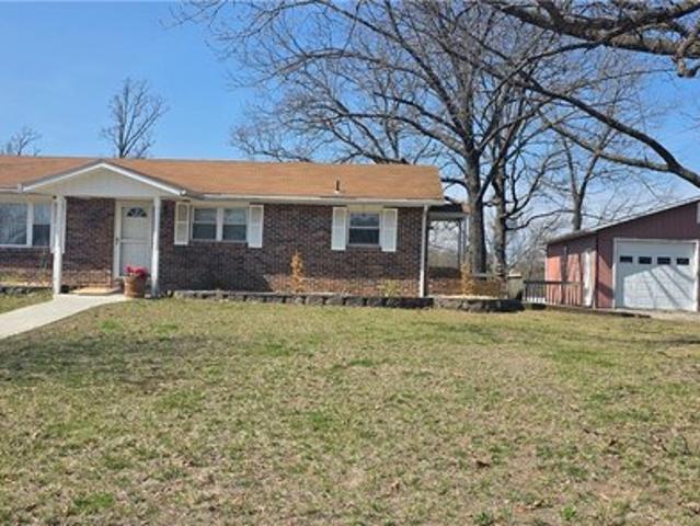 116 Laurie Heights Dr, Laurie, MO 65037