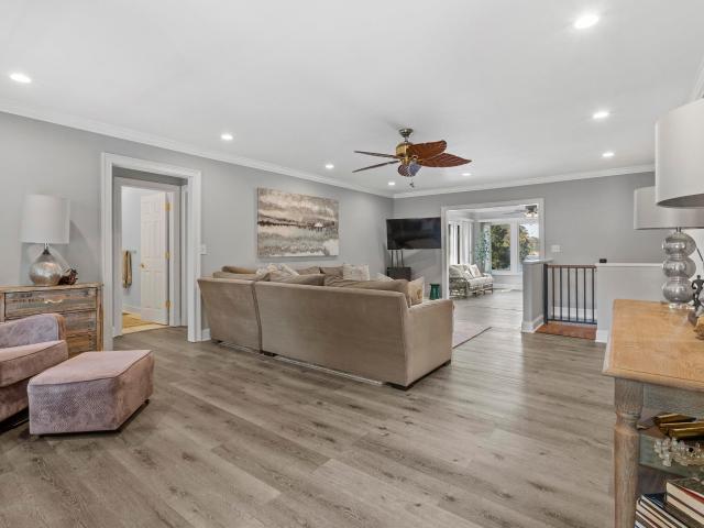 116 Lakeside Road