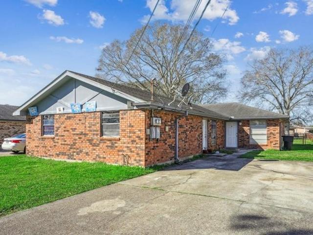 116 Lartique St, Belle Chasse, LA 70037