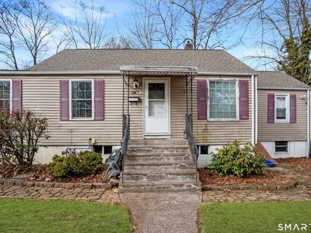 116 Lee St, West Haven, CT 06516