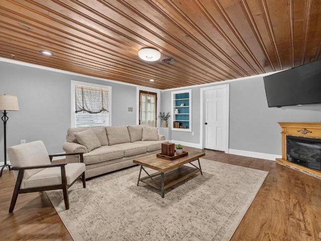 116 Monroe Avenue