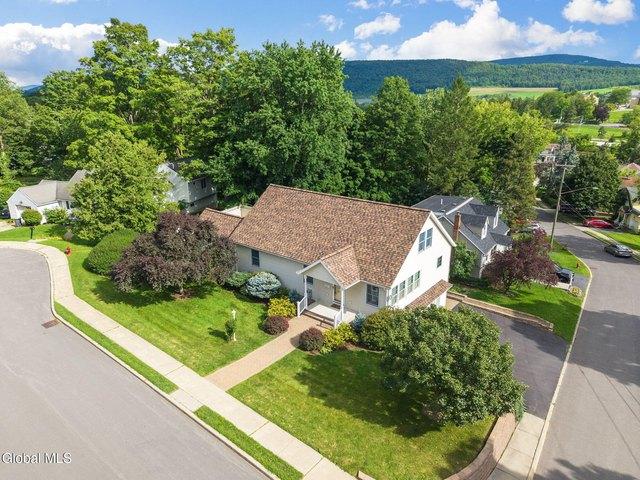 116 Madison Ter, Cobleskill, NY 12043