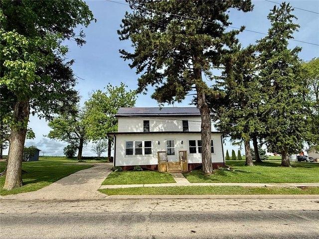 116 Main St, Colesburg, IA 52035