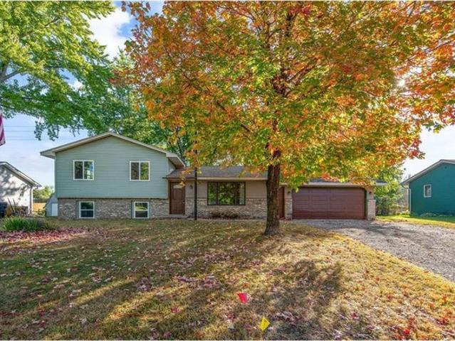 116 Marvin Elwood Rd, Monticello, MN 55362